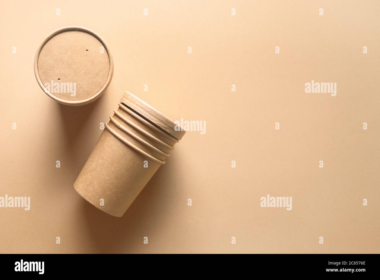Craft paper soup cup on brown paper. Empty container. Ecological ...
