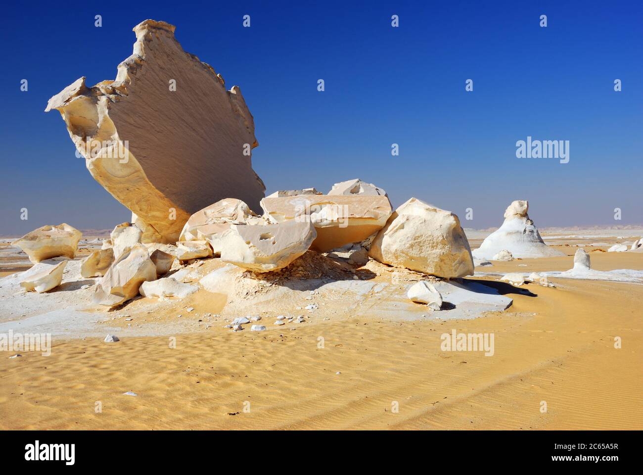 Unusual limestone formation in the White desert, Sahara, Egypt Stock ...