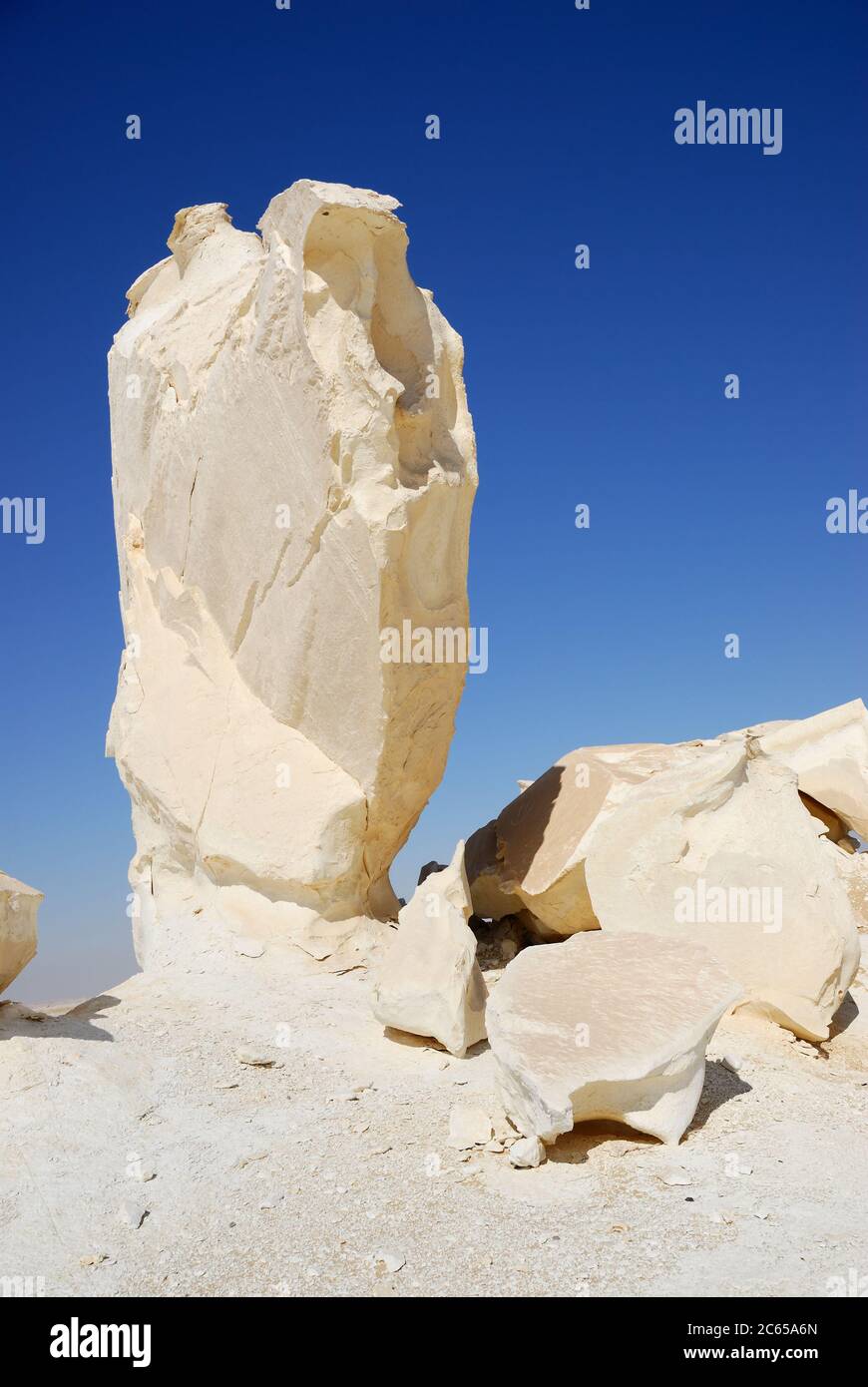 The limestone formation in White Desert, Sahara, Egypt Stock Photo - Alamy