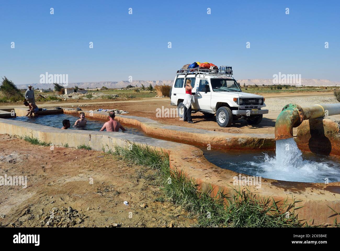 Natural spring water africa desert hi-res stock photography and images ...