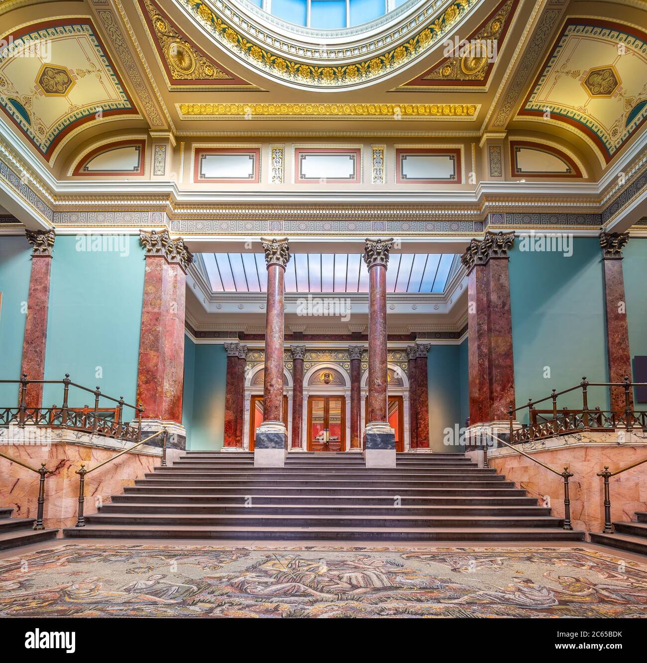 Important sightseeing tourism tourist hi-res stock photography and ...