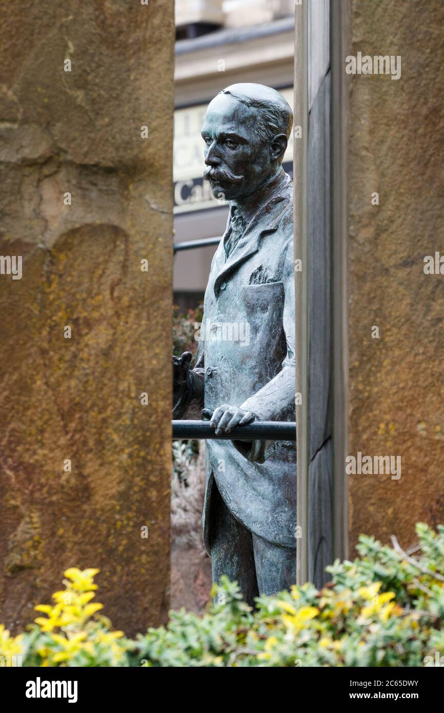 The Sir Edward Elgar Statue in Great Malvern Stock Photo - Alamy