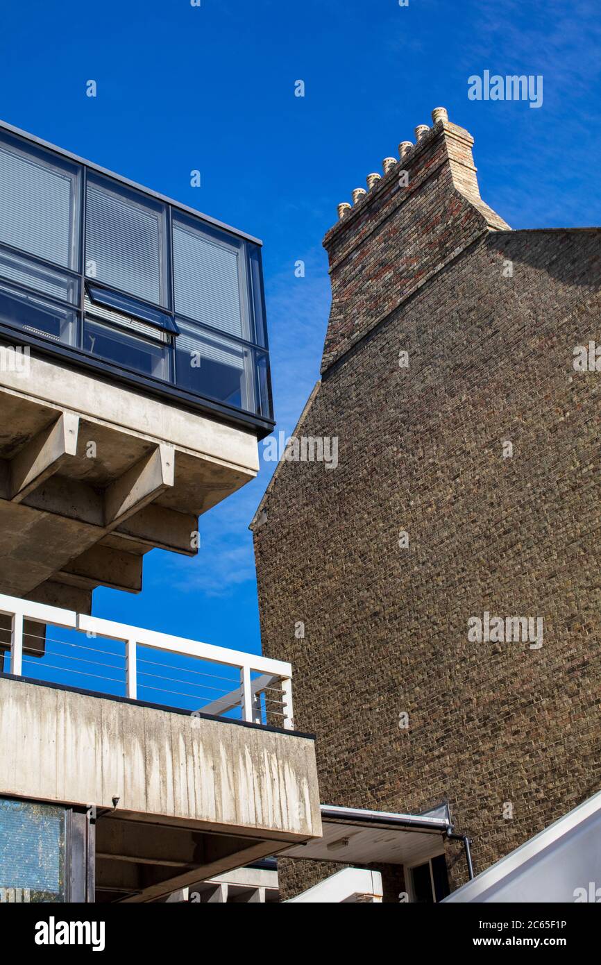 The Denys Wilkinson Building, designed by Philip Dowson (Arup) in 1967 ...
