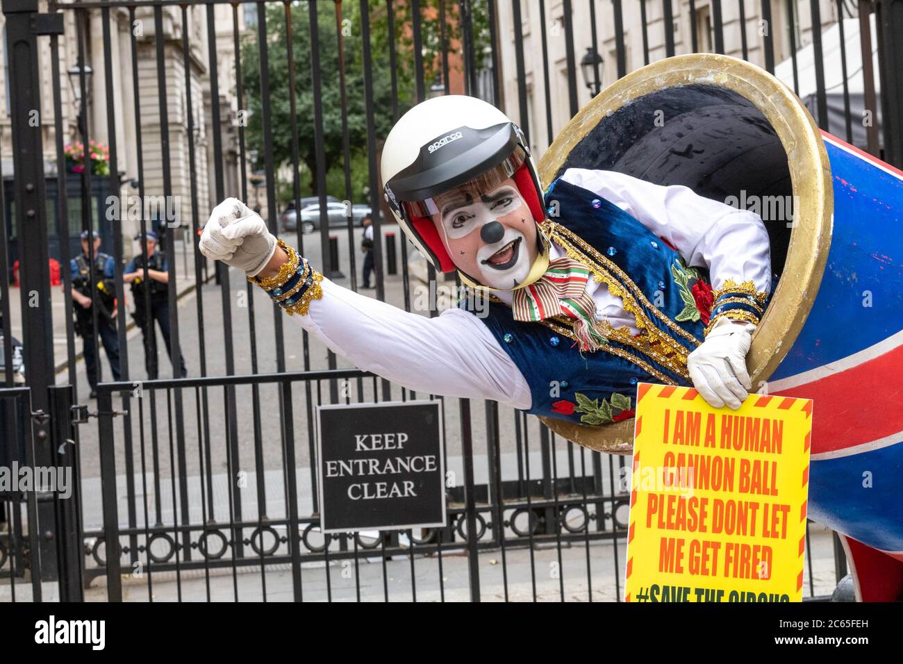Human cannon circus hi-res stock photography and images - Alamy