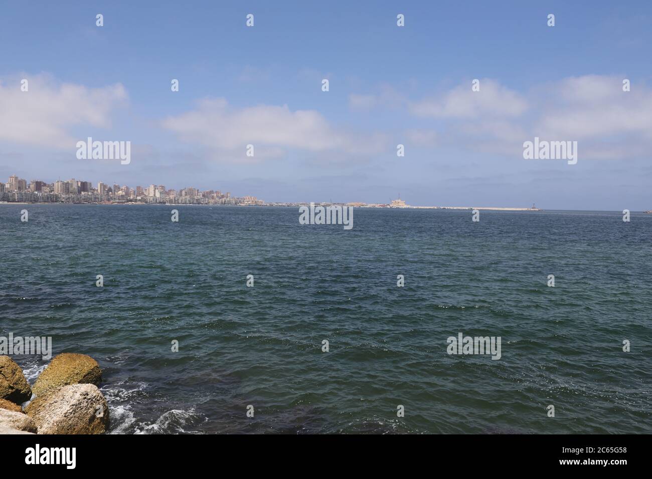 Wide look hi-res stock photography and images - Alamy