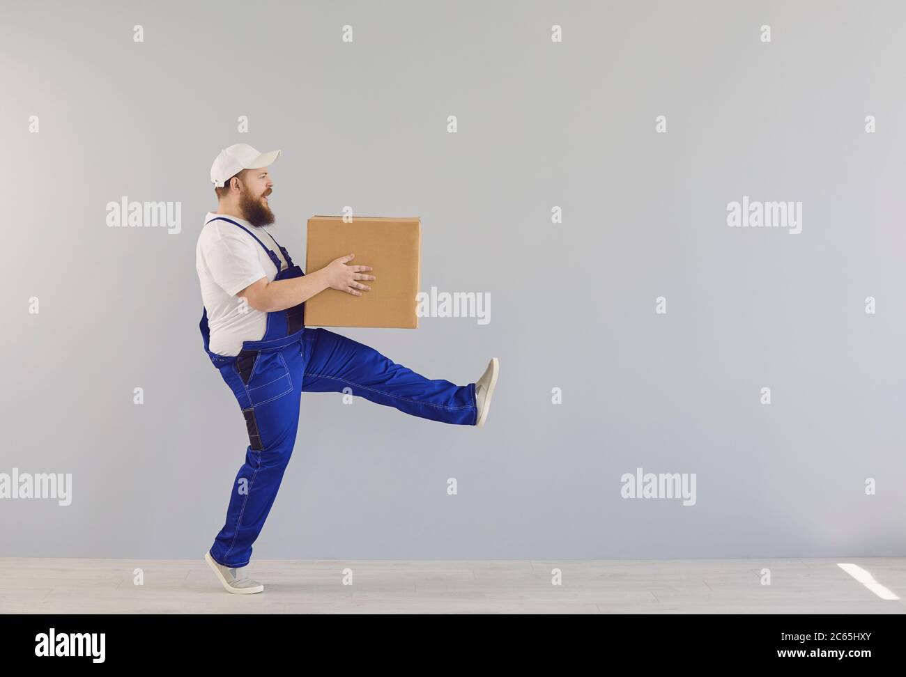 Funny delivery man hi-res stock photography and images - Alamy