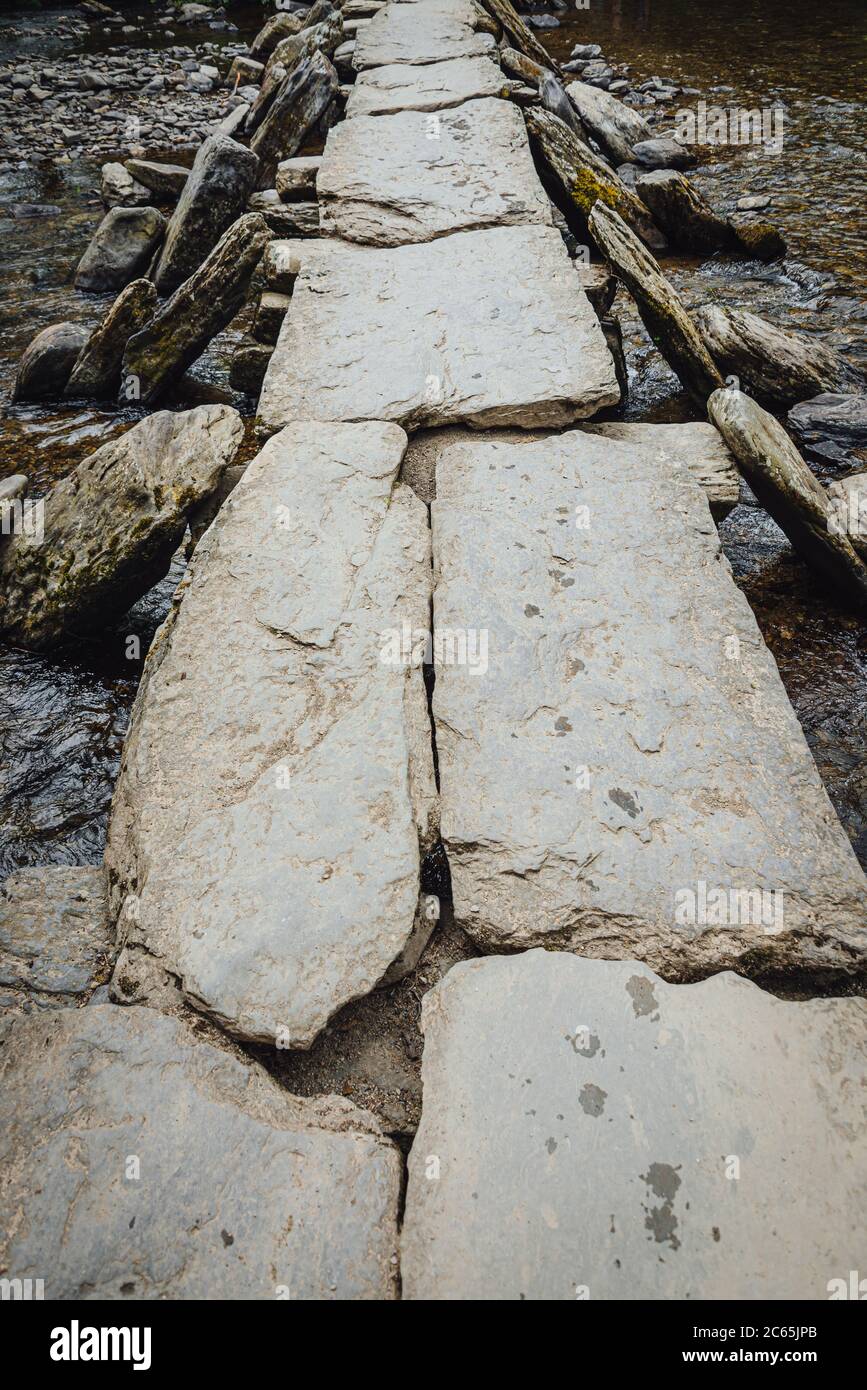 Tarr Steps clapper bridge crossing the River Barle in the Exmoor ...