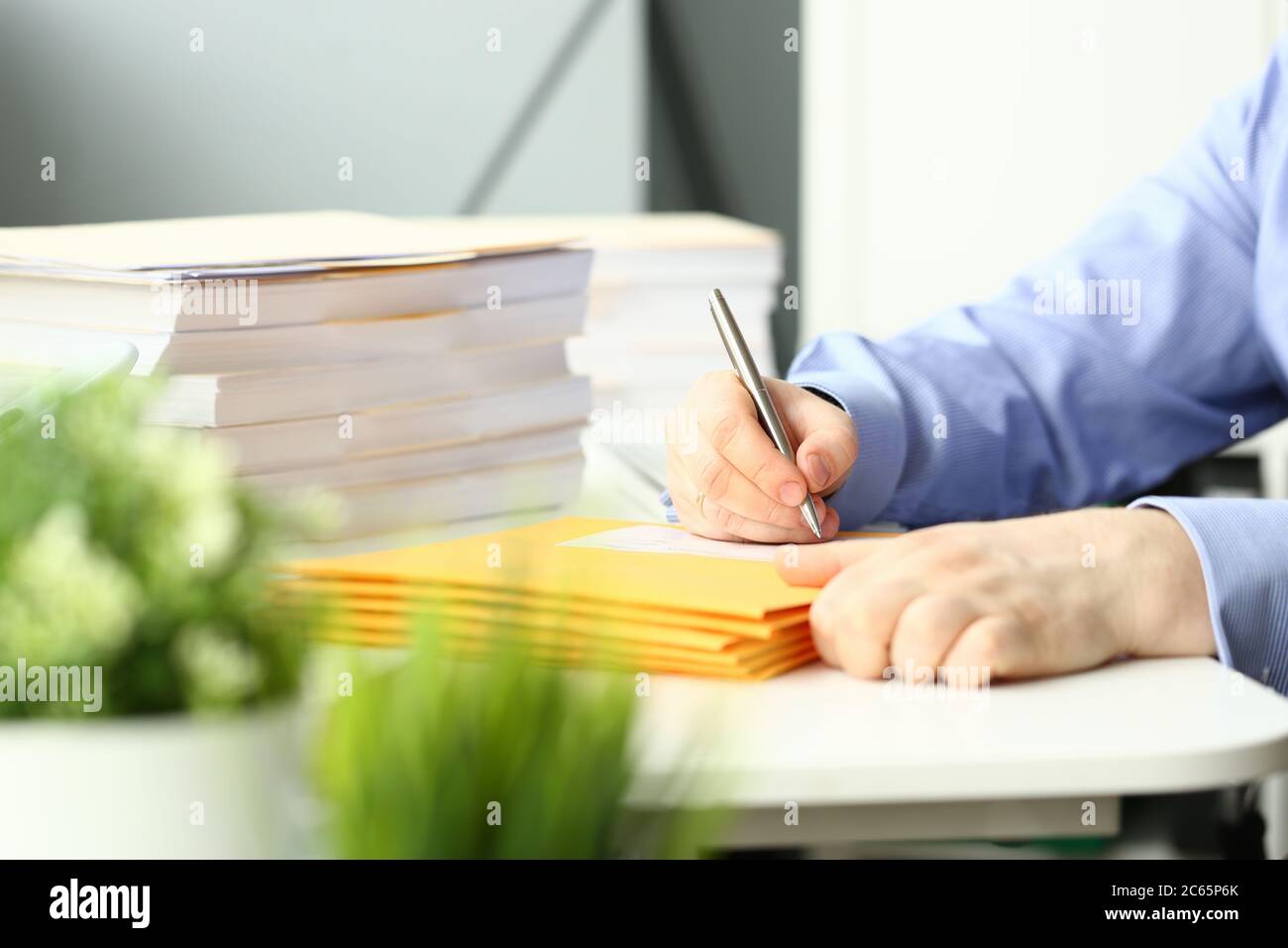 Envelope office hi-res stock photography and images - Alamy