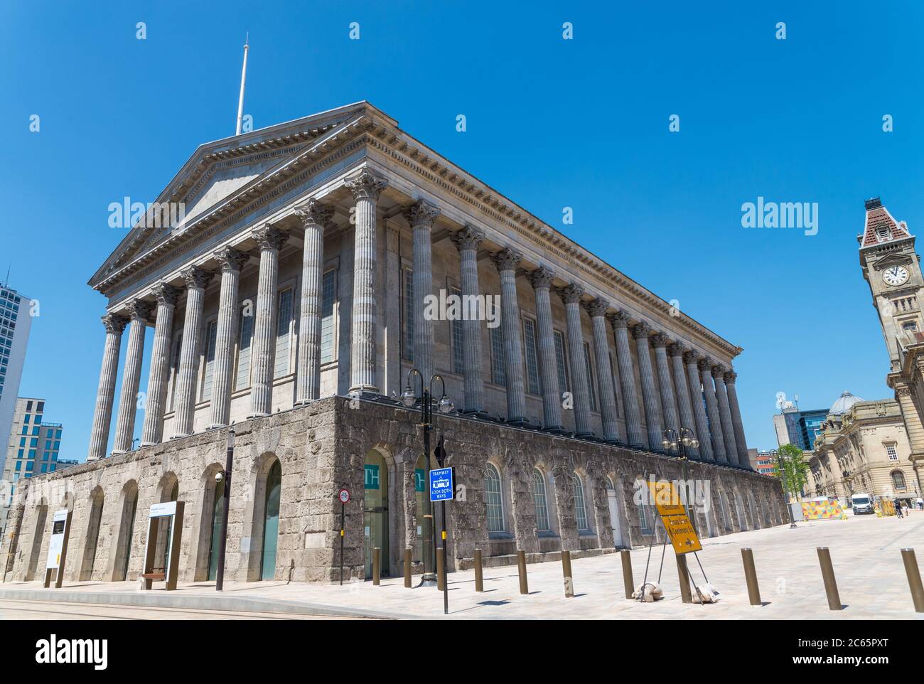 Town civic square hi-res stock photography and images - Alamy