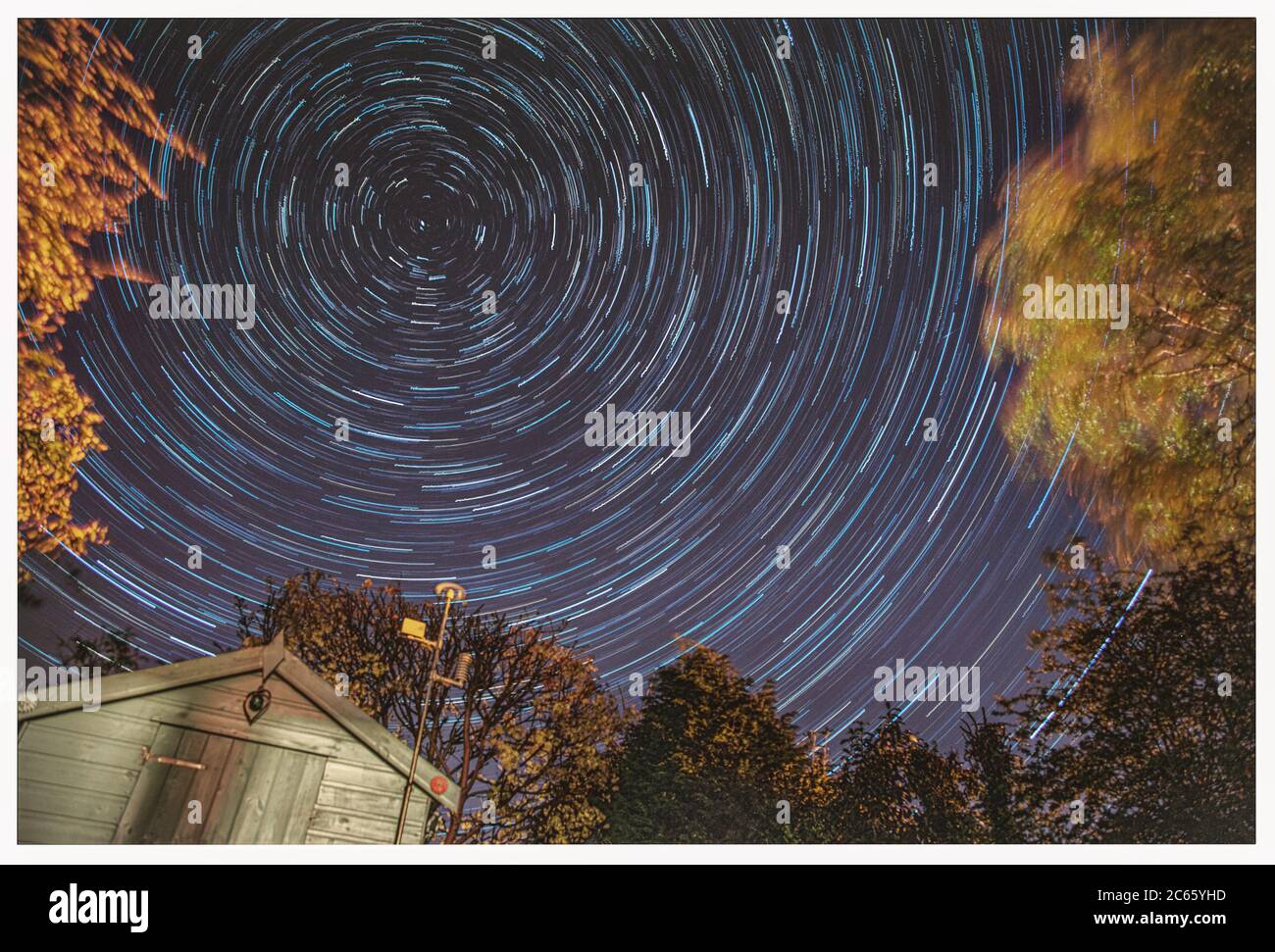 Northern hemisphere star trails hi-res stock photography and images - Alamy