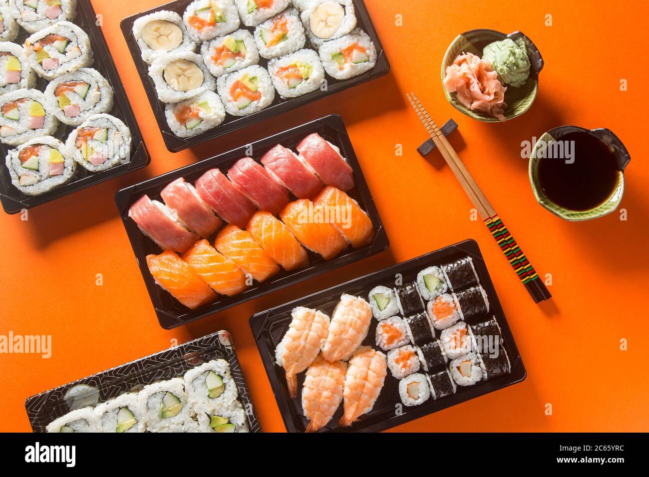 Sushi table hi-res stock photography and images - Alamy