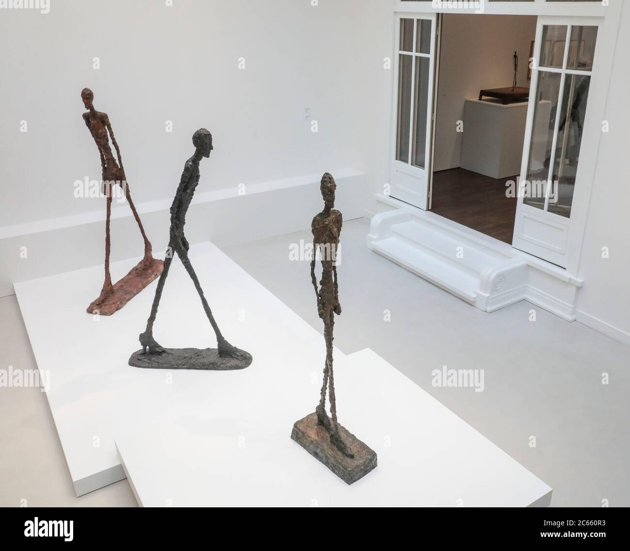 Walking man i alberto giacometti hi-res stock photography and images ...