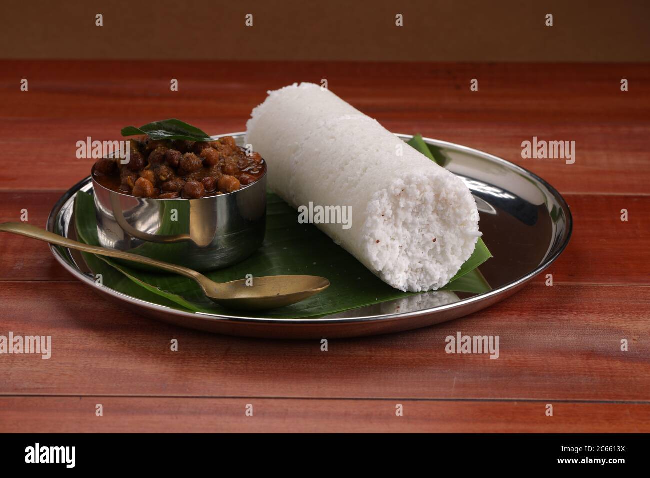 Puttu,raw rice pittu,Arisi maavu puttu with chana curry or Bengal gram ...