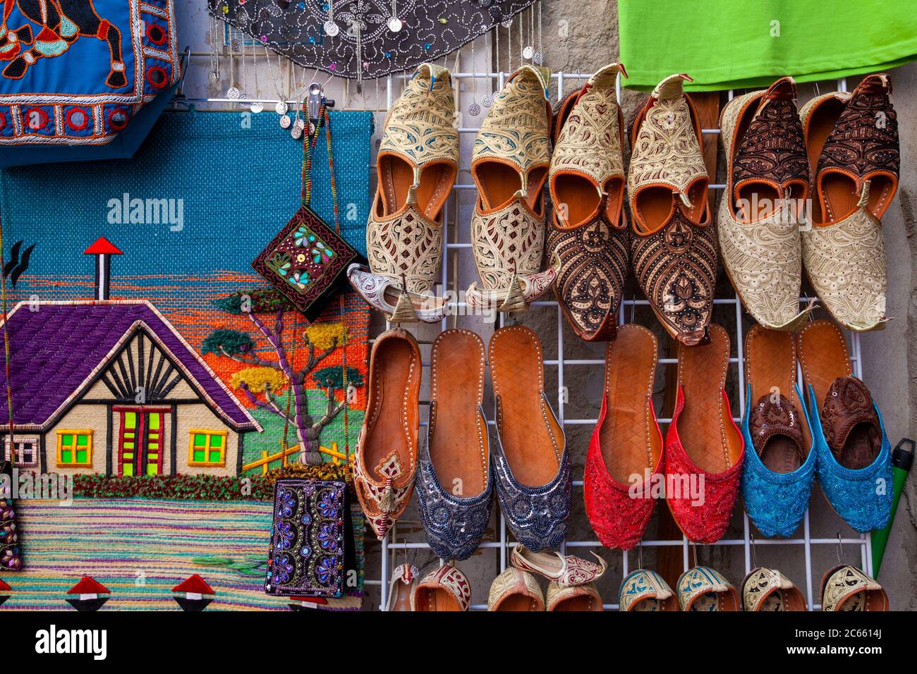 Dubai street stall hi-res stock photography and images - Alamy