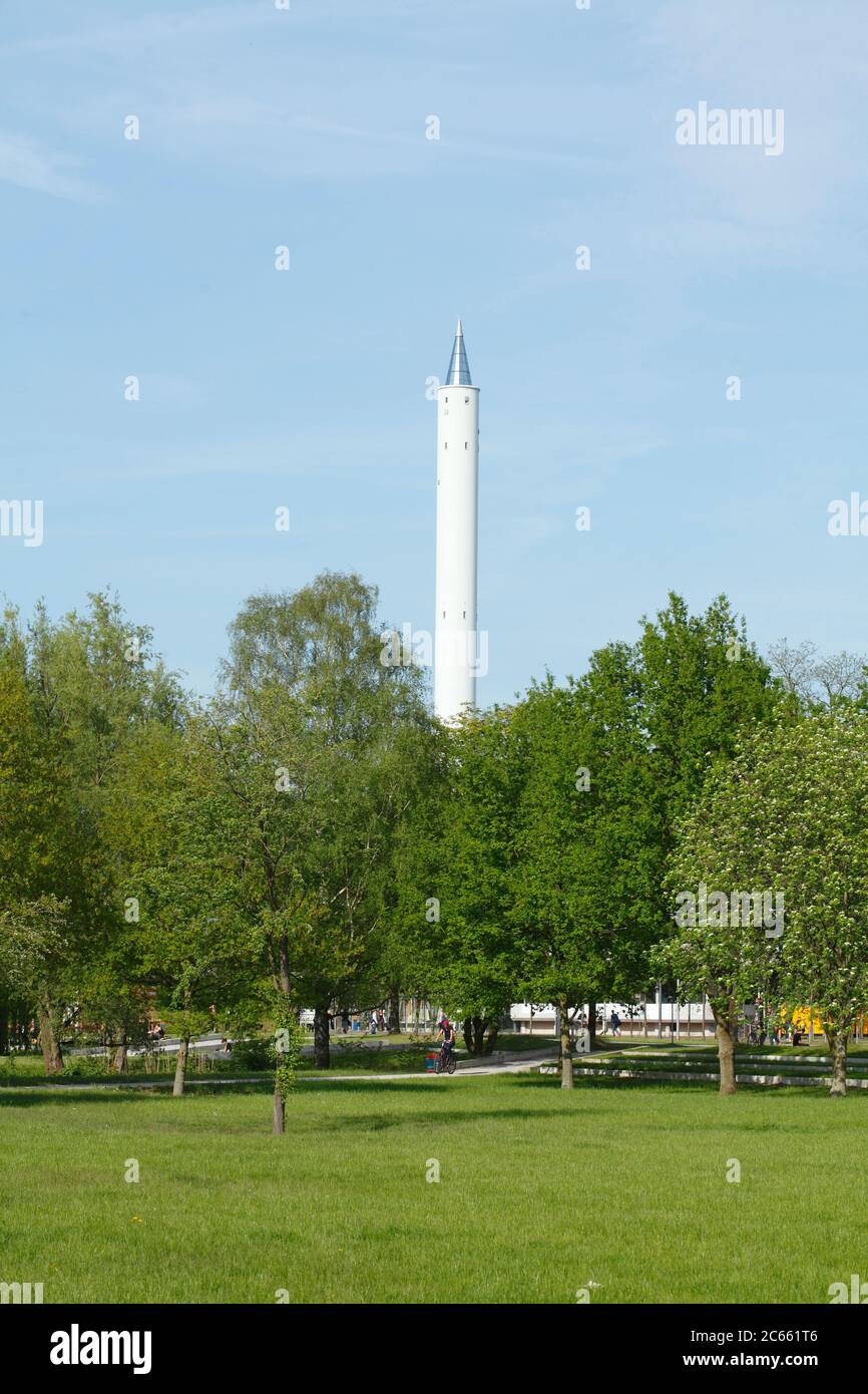 Microgravity drop tower hi-res stock photography and images - Alamy