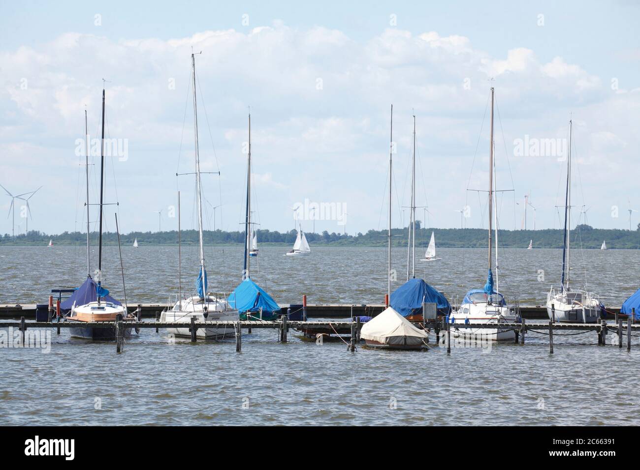 Lembruch harbour hi-res stock photography and images - Alamy