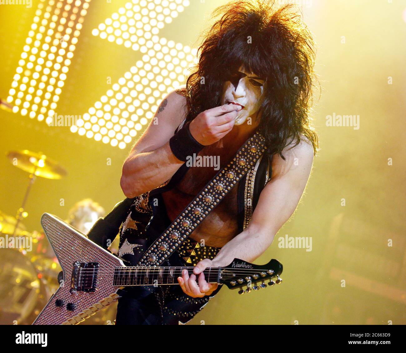 Paul Stanley perform with KISS at the Hard Rock Live Arena in Hollywood ...