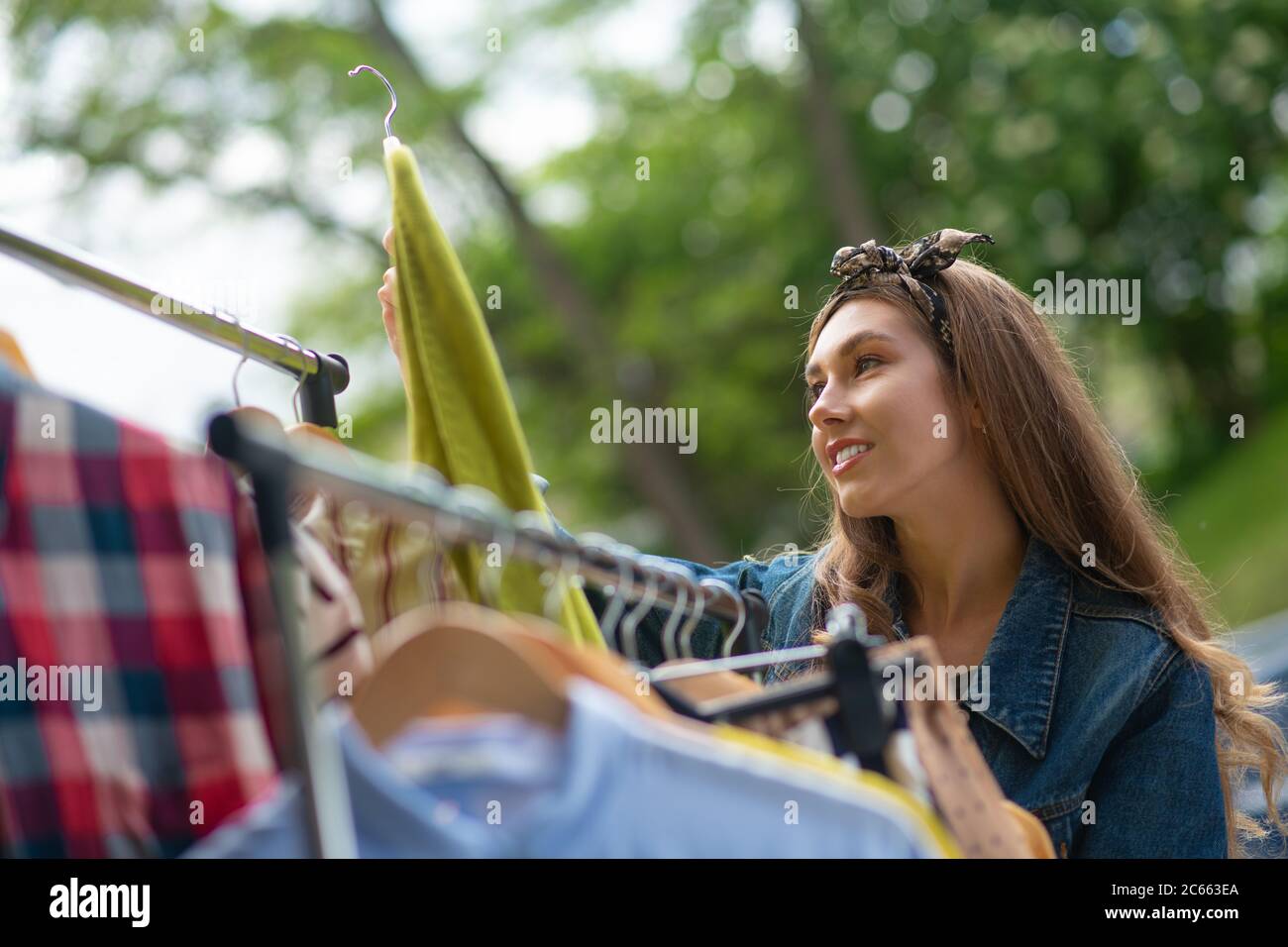Beautiful young small business hi-res stock photography and images - Alamy