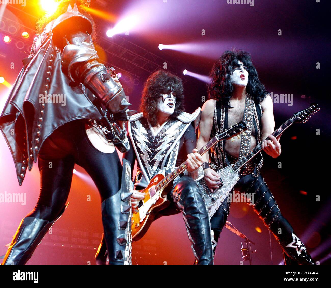 Kiss Band Live