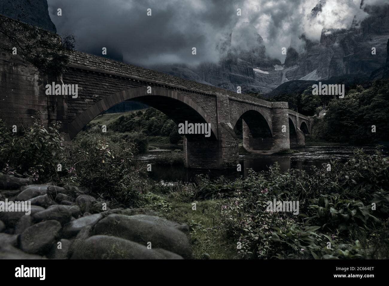 Science fiction mountains hi-res stock photography and images - Alamy
