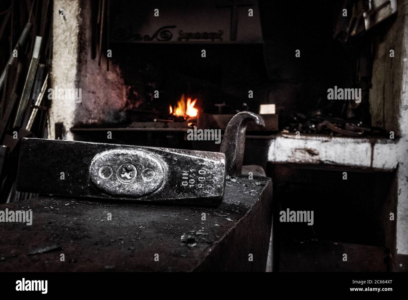 Old smithy hi-res stock photography and images - Alamy