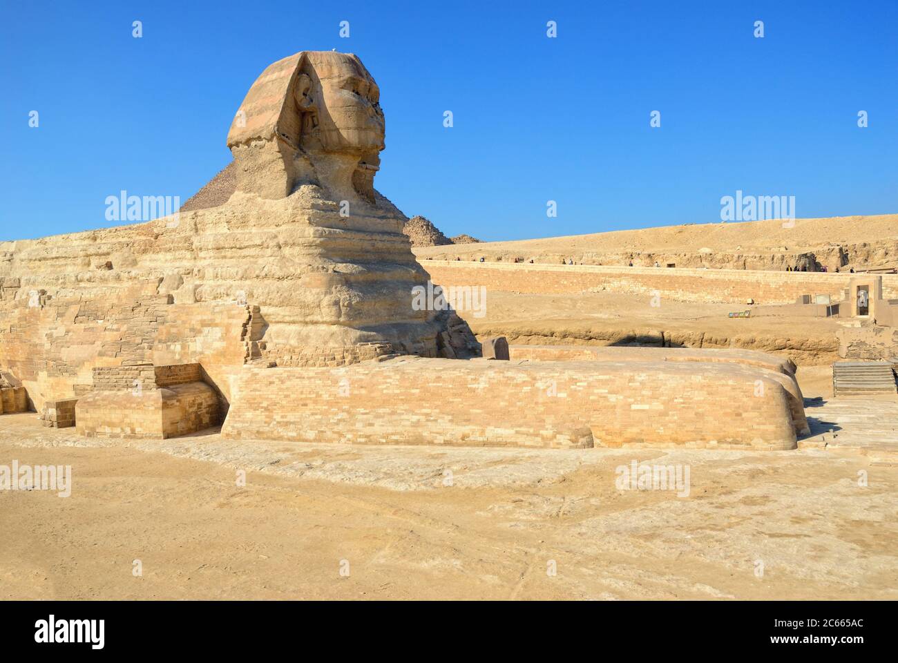 Side view of the Sphinx, most famous landmark of Egypt Stock Photo - Alamy