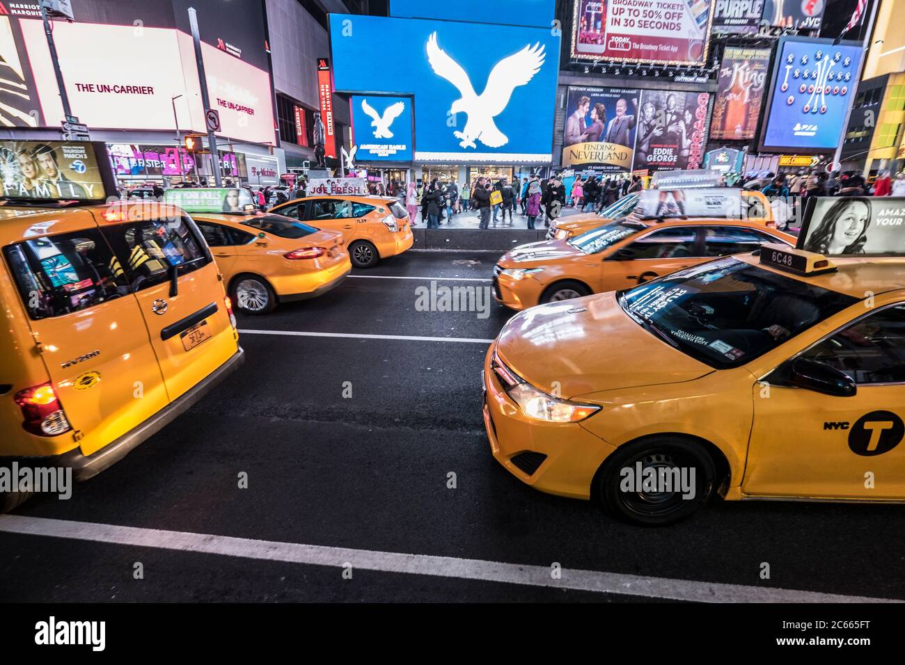 Usa Yellow Taxis At Night High Resolution Stock Photography and Images ...