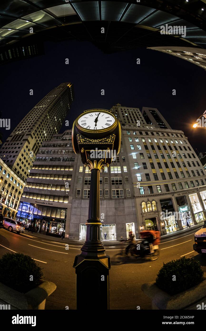 Reception clock hi-res stock photography and images - Alamy