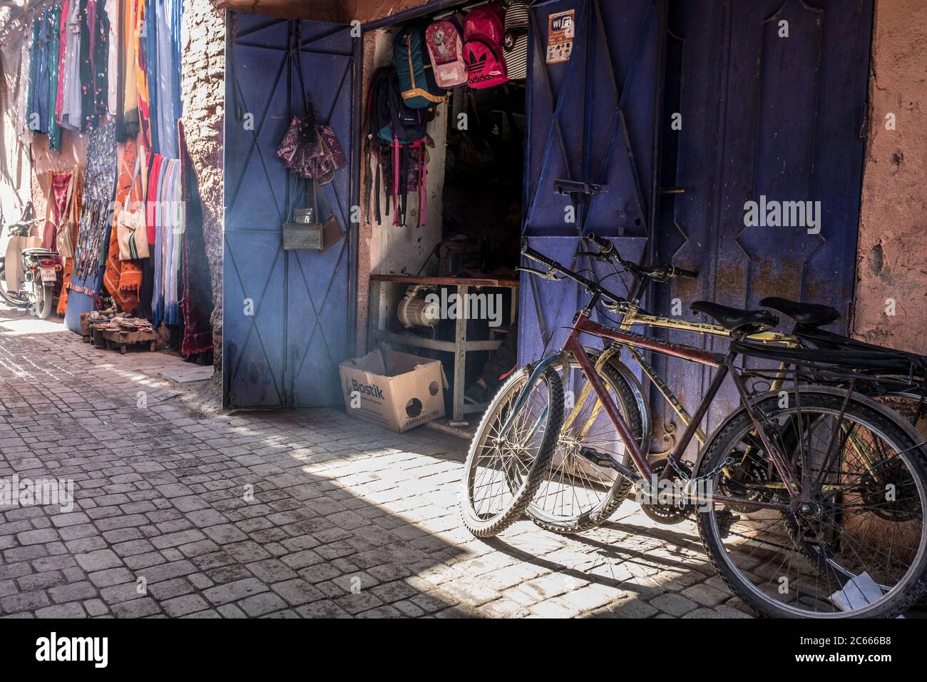 Crafts alley in Marrakech, Morocco Stock Photo - Alamy