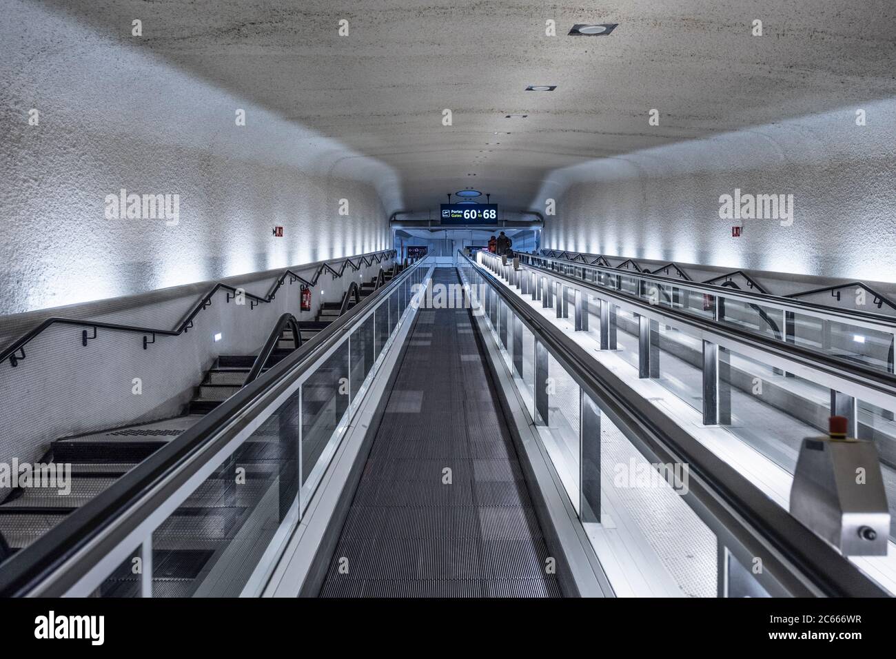 Escalators in metro hi-res stock photography and images - Alamy