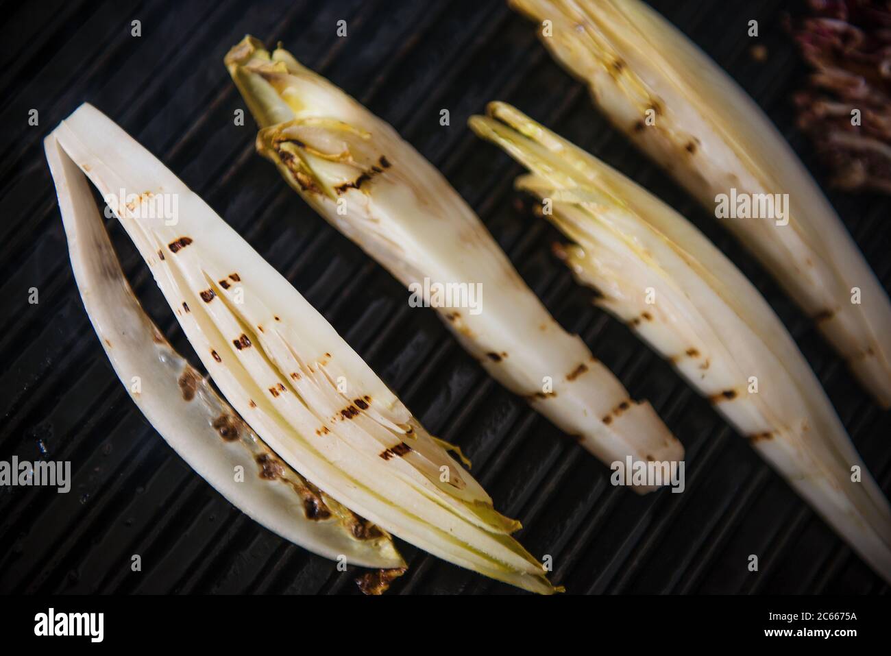 Endives hi-res stock photography and images - Alamy