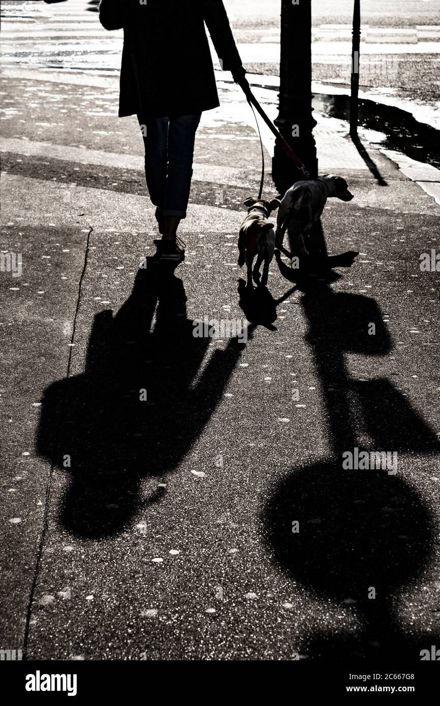Passer by in the night hi-res stock photography and images - Alamy