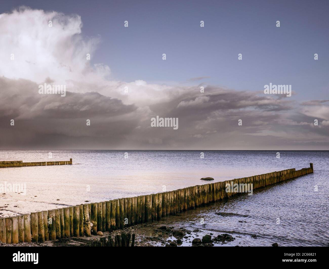 Rain on the sea hi-res stock photography and images - Alamy
