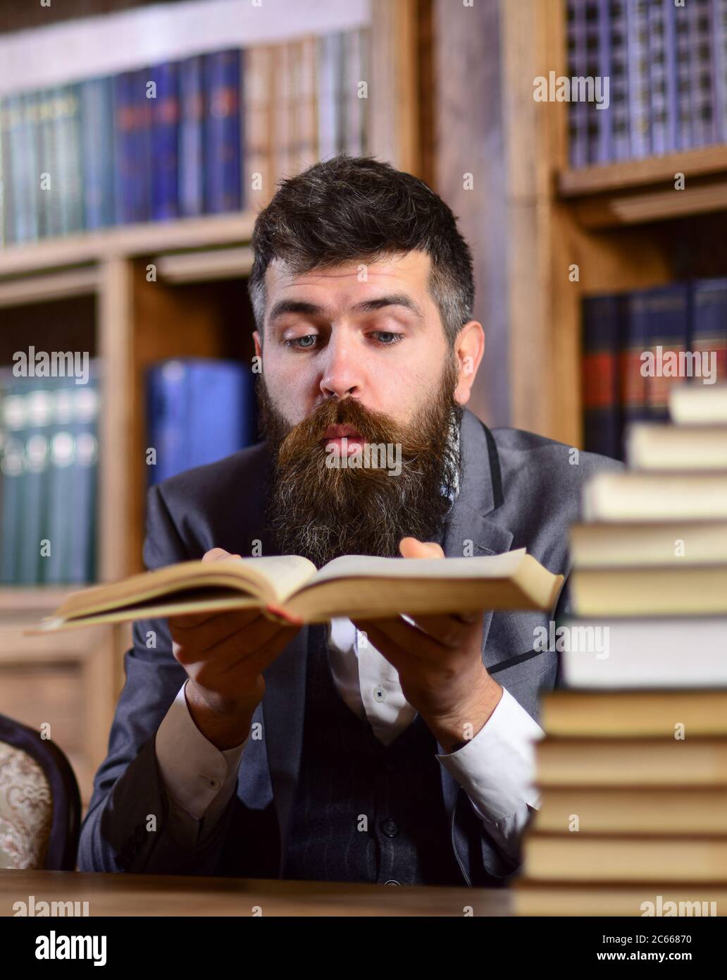 Dust off book hi-res stock photography and images - Alamy