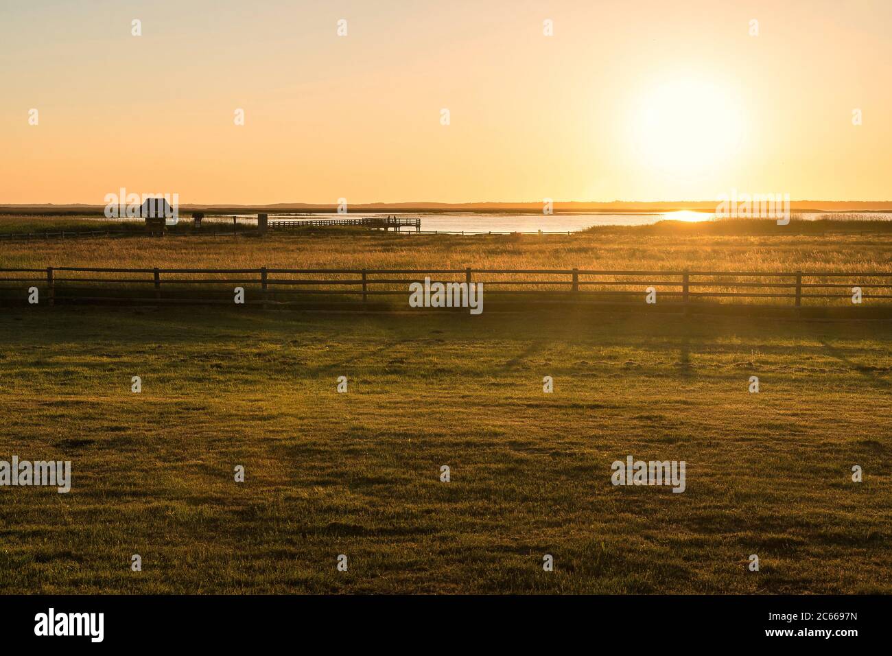 Full car park beach hi-res stock photography and images - Alamy