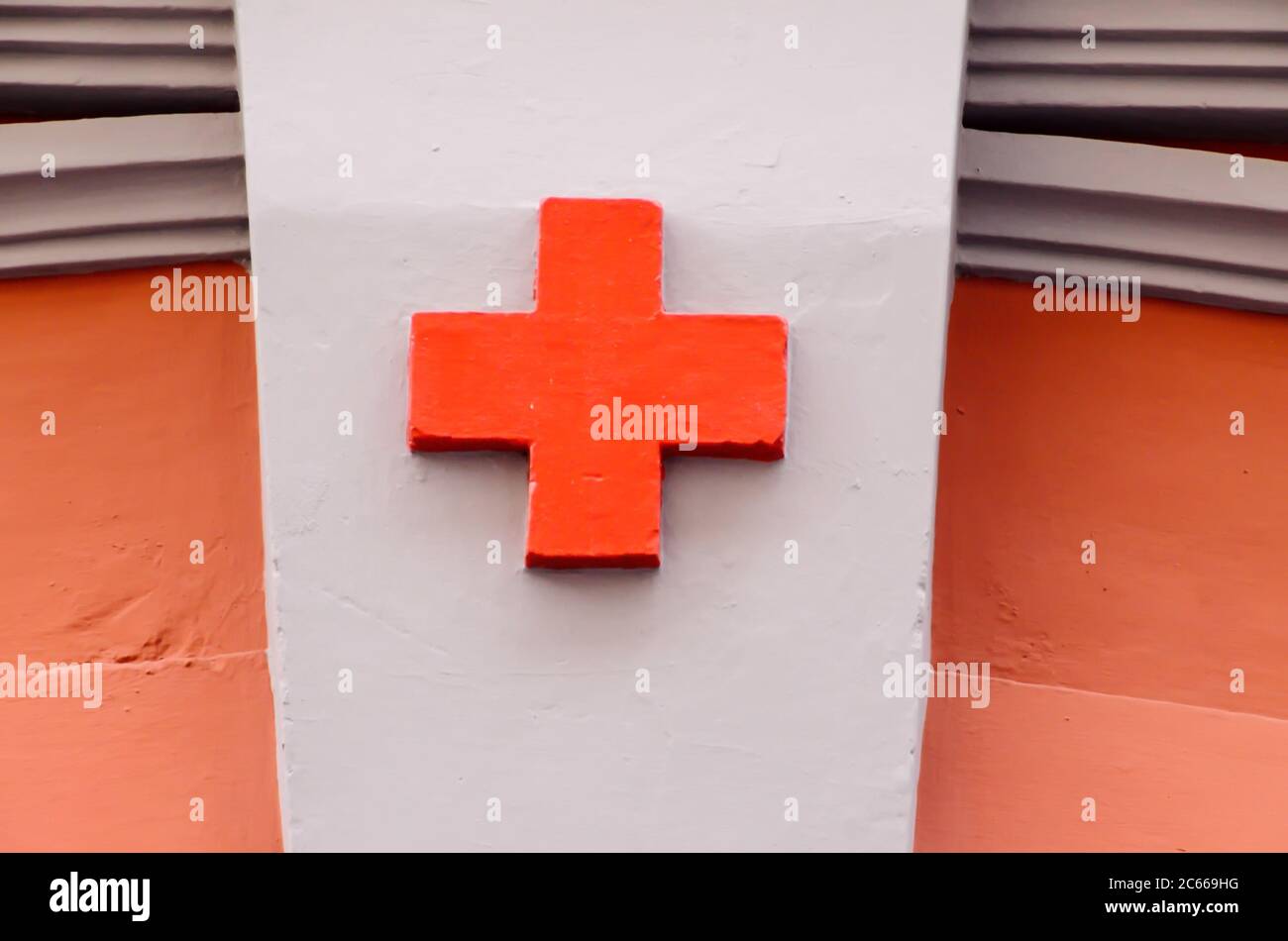 Red Cross Medical Sign Over a White Background Stock Photo - Alamy
