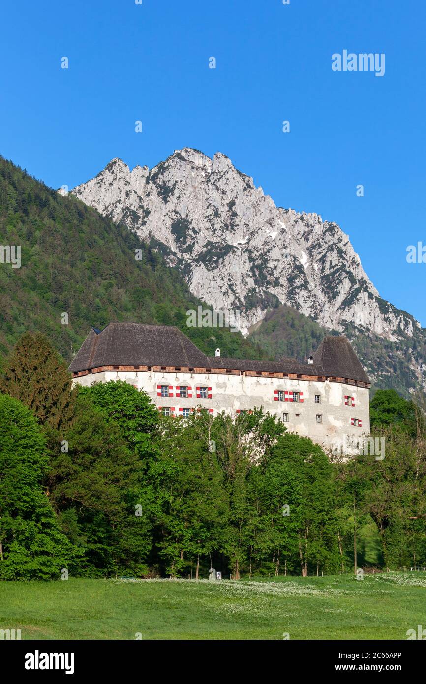 Palace staufeneck hi-res stock photography and images - Alamy