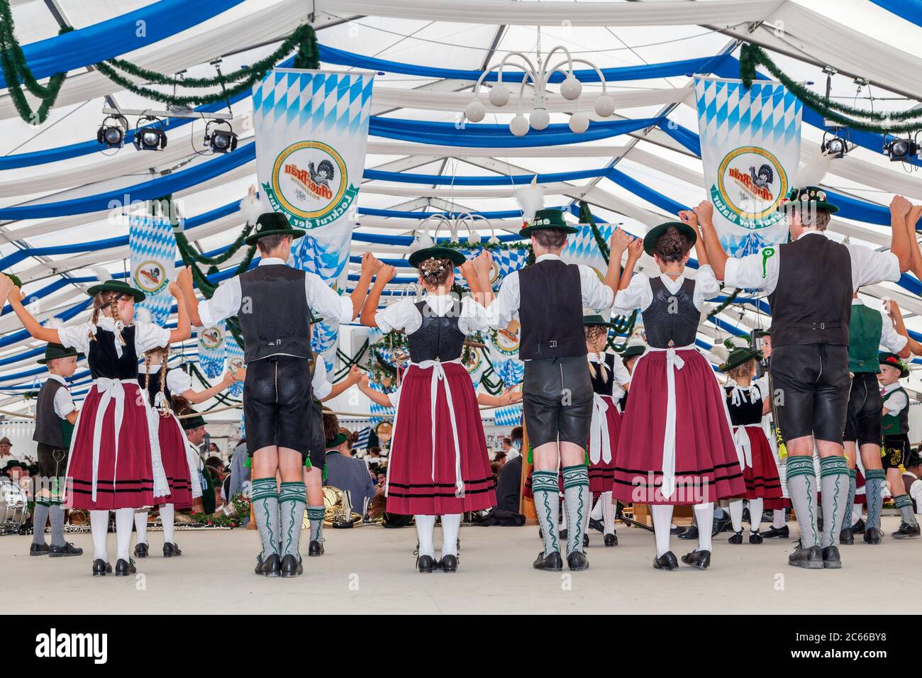 Traditional german dance children hi-res stock photography and images ...