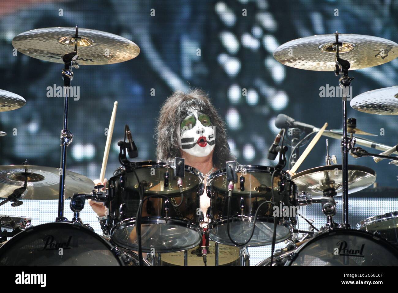 Drummer Eric Singers performs with KISS at the BB&T Center in Sunrise ...
