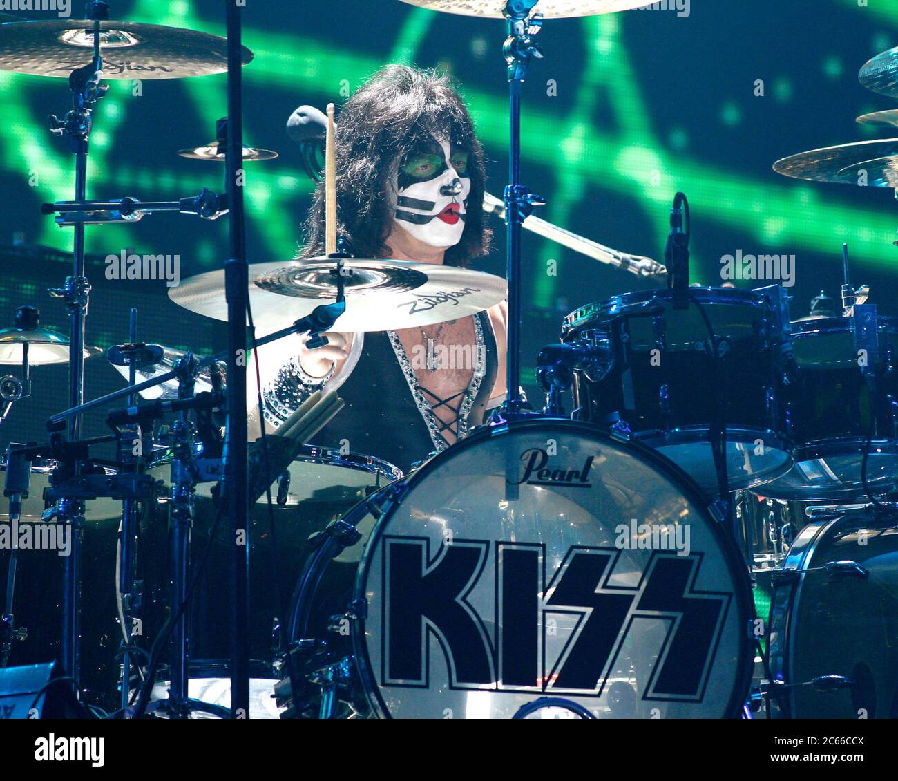 Drummer Eric Singers performs with KISS at the BB&T Center in Sunrise, Florida Stock Photo - Alamy
