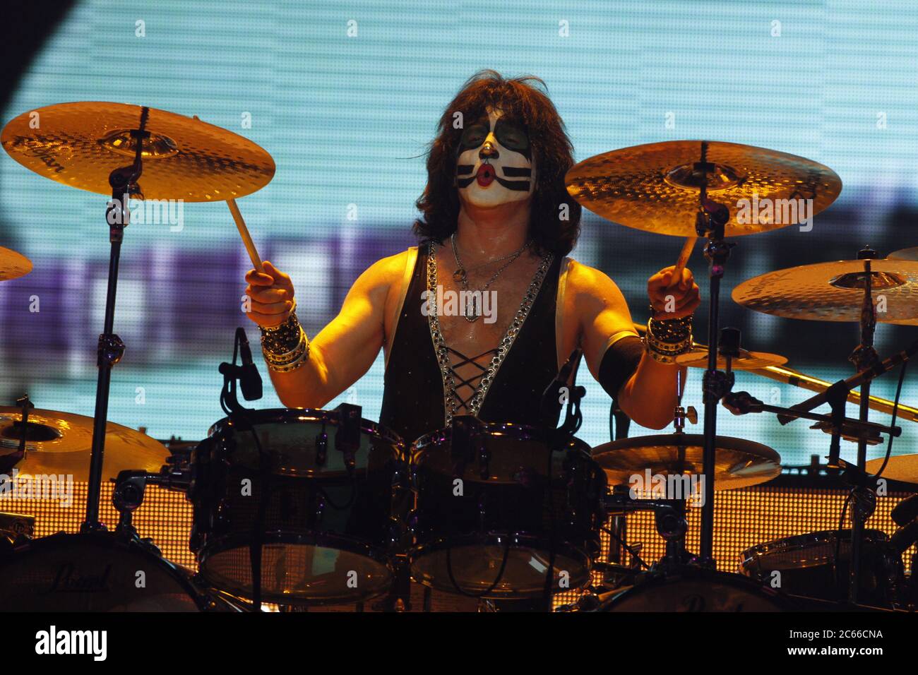 Drummer Eric Singers performs with KISS at the BB&T Center in Sunrise ...