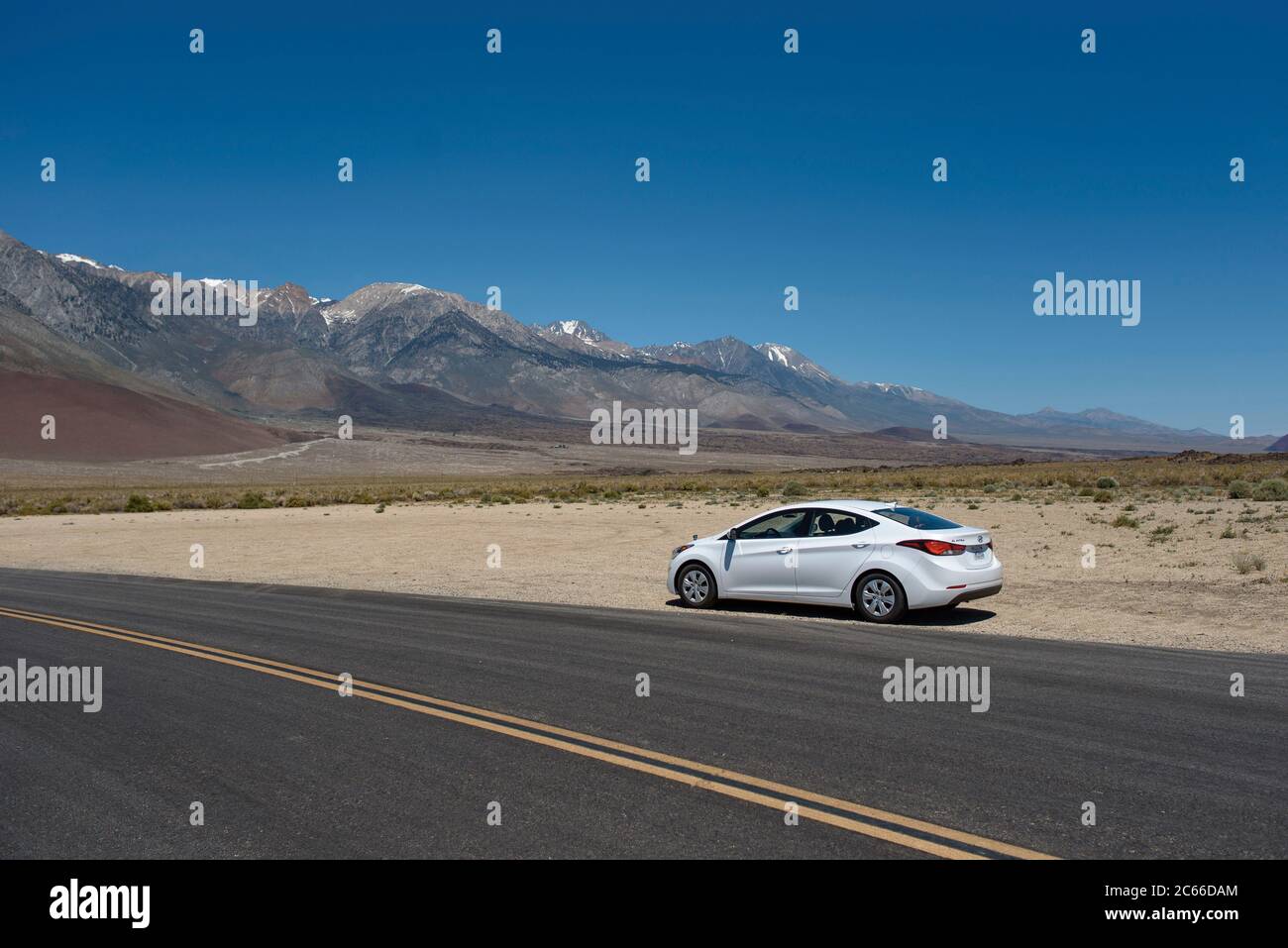 Car desert usa hi-res stock photography and images - Alamy