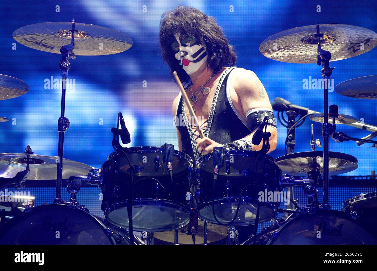 Drummer Eric Singers performs with KISS at the BB&T Center in Sunrise ...