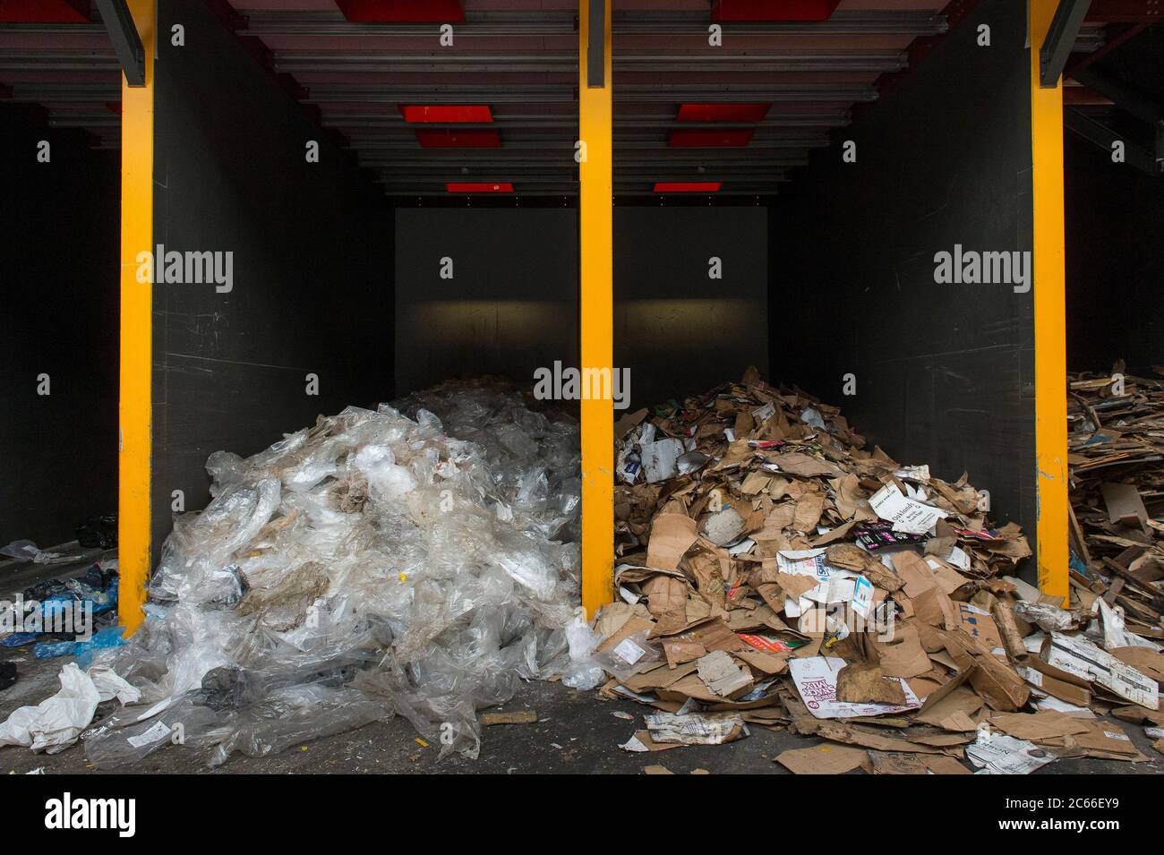 Plastics recycling plant hi-res stock photography and images - Alamy