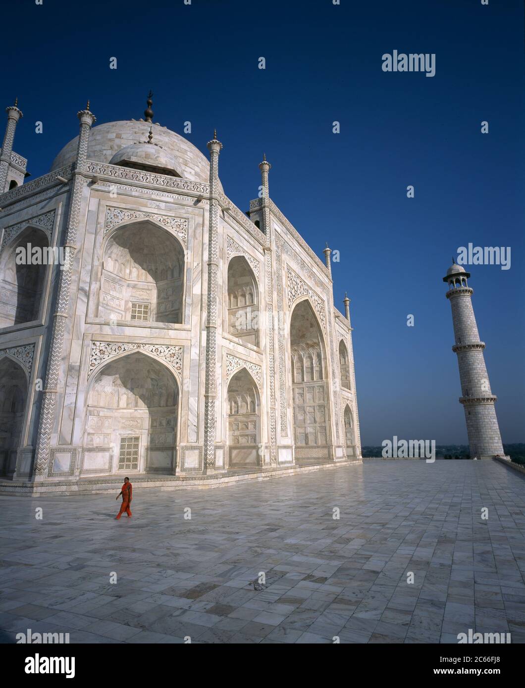 Taj mahal india mausoleum building hi-res stock photography and images ...