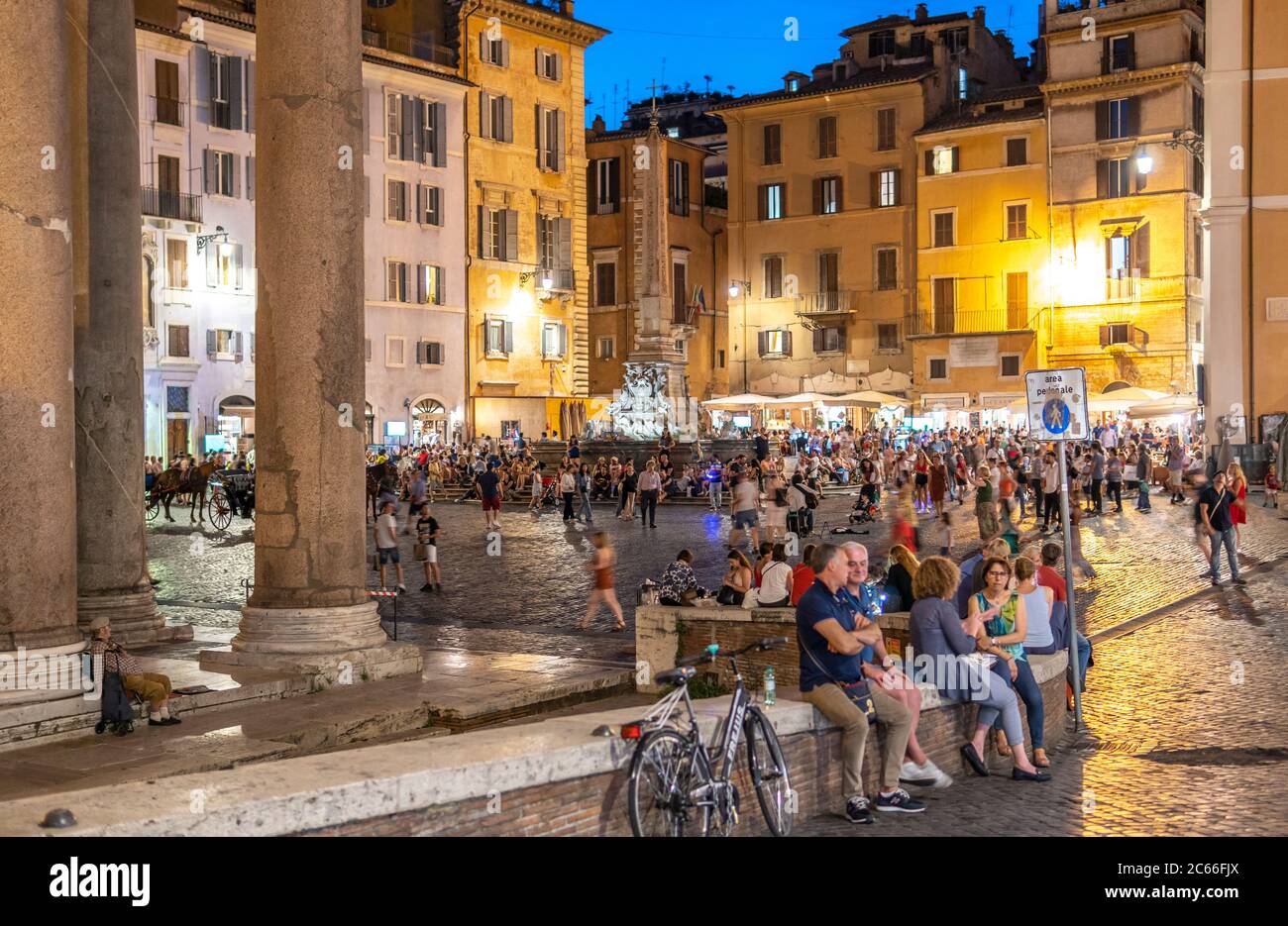 Pantheon, Piazza della Rotonda, Rome Stock Photo - Alamy