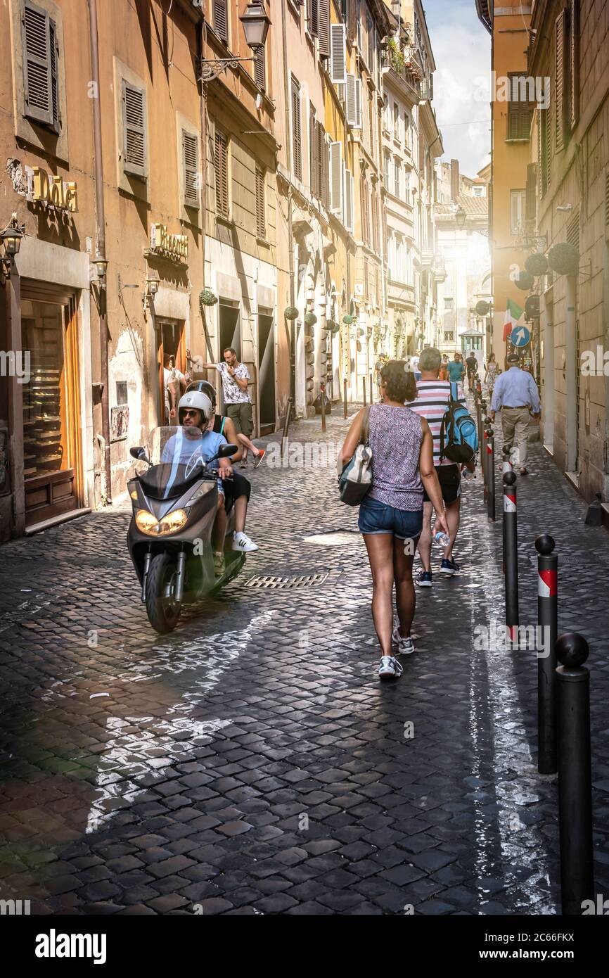 Daily life ancient rome hi-res stock photography and images - Alamy
