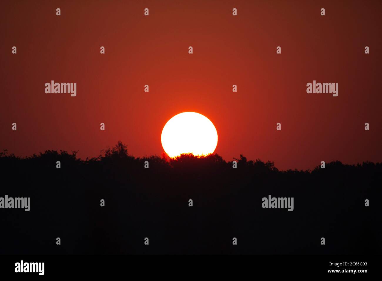 Red rising sun hi-res stock photography and images - Alamy