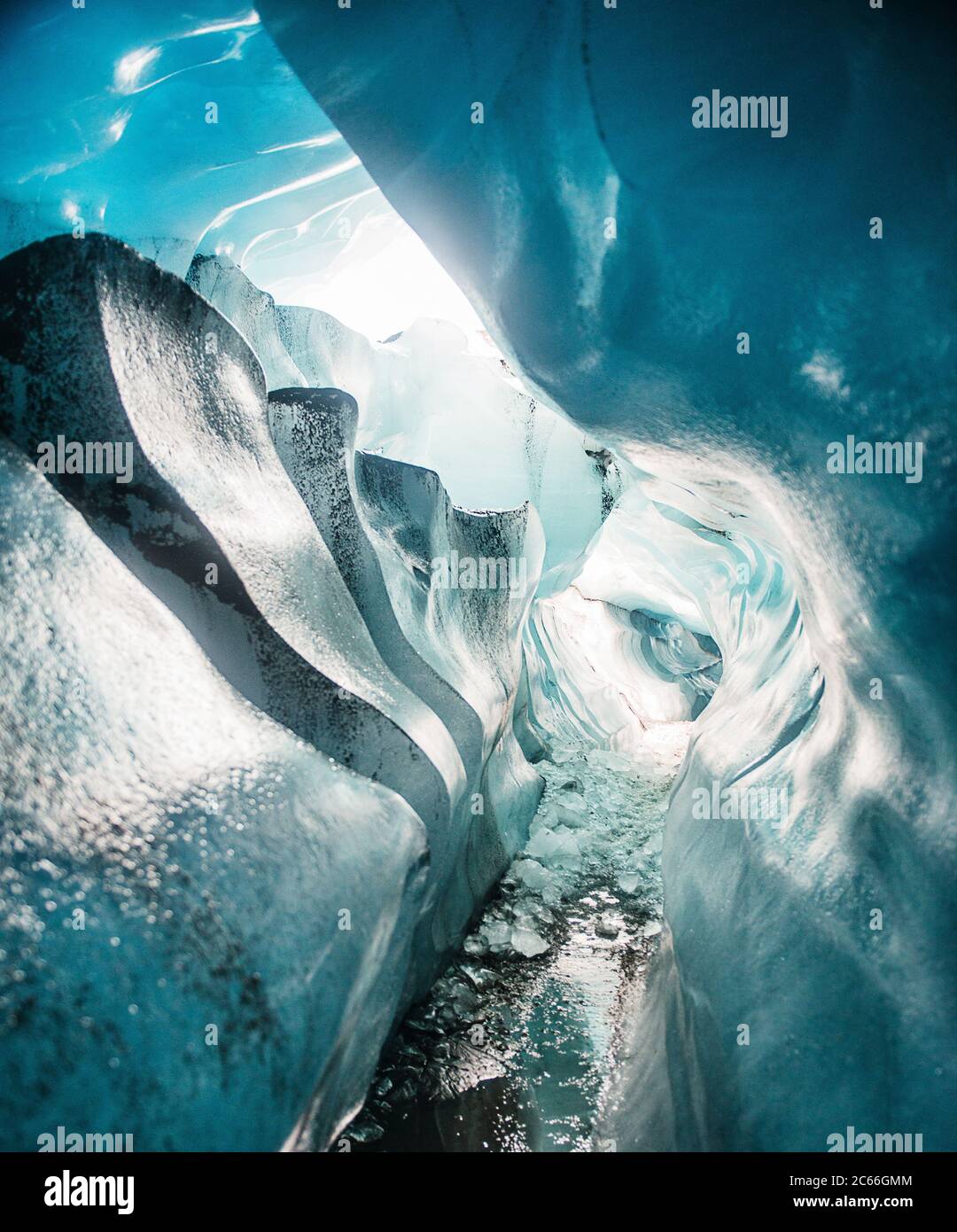 Ice caves of Skaftafell national park, Vatnajökull, Southeast Iceland ...