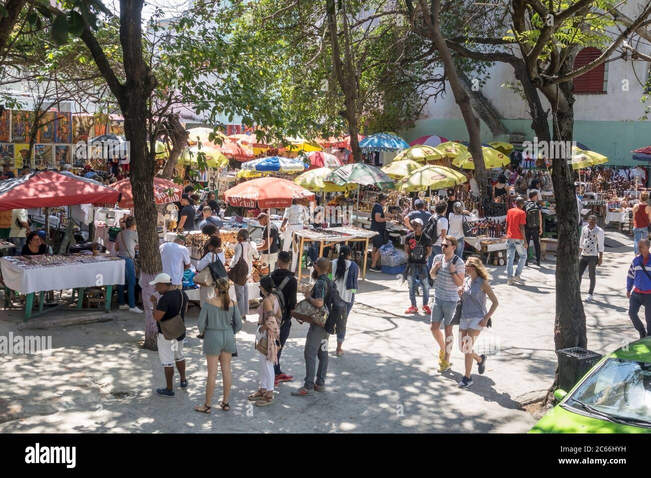 Lively markets hi-res stock photography and images - Alamy